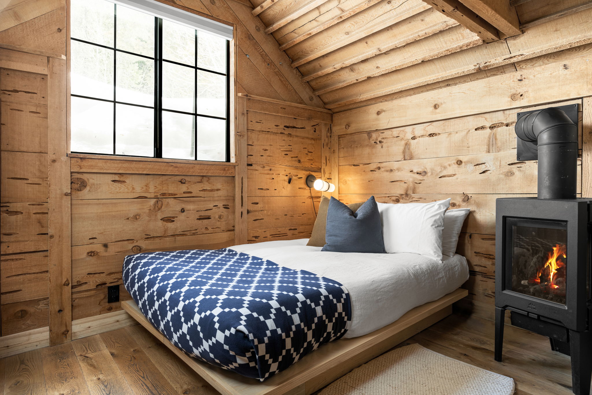 Desolation Hotel Hope Valley